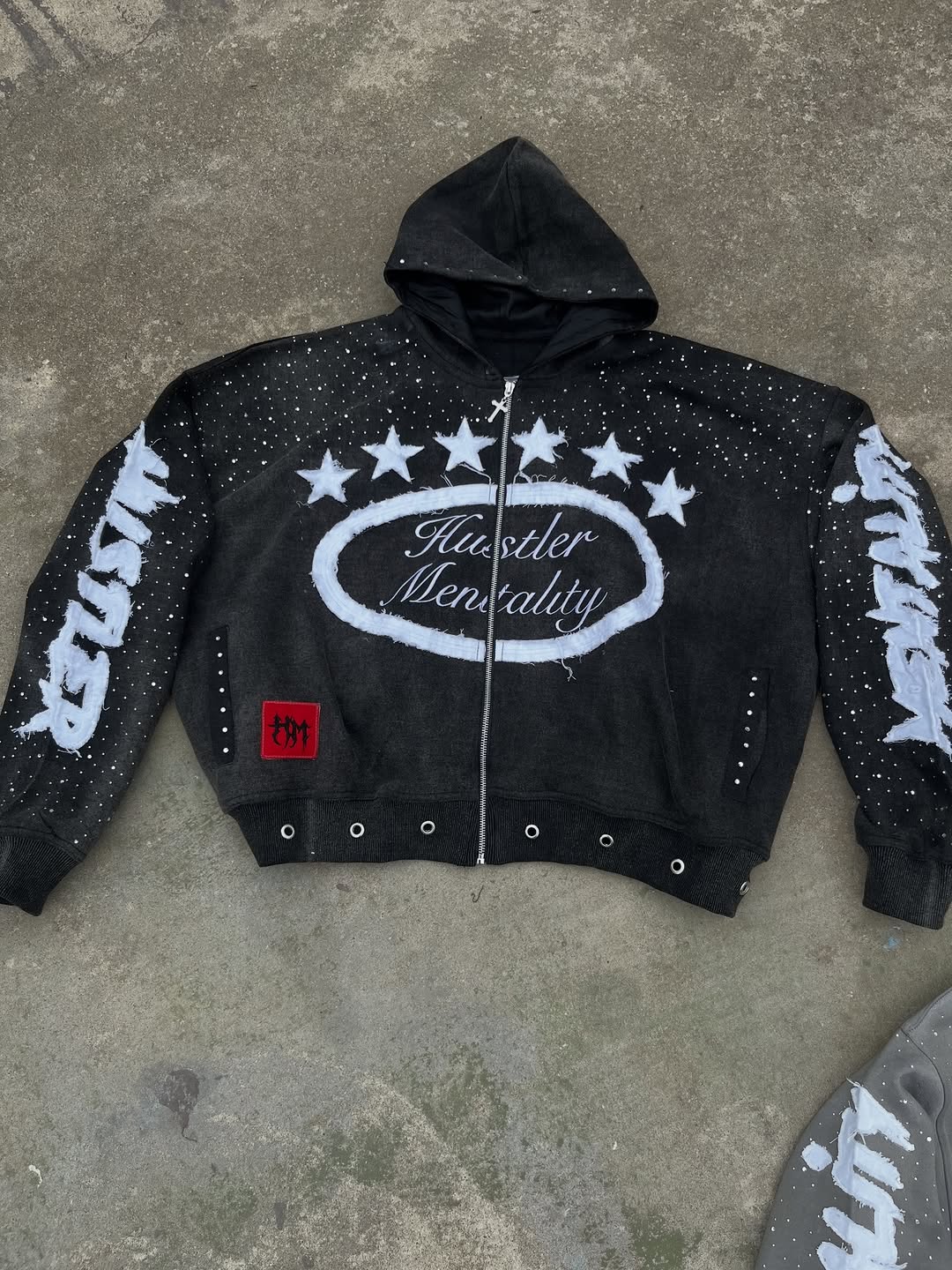 Hustler Mentality – STATUS & STITCHES
